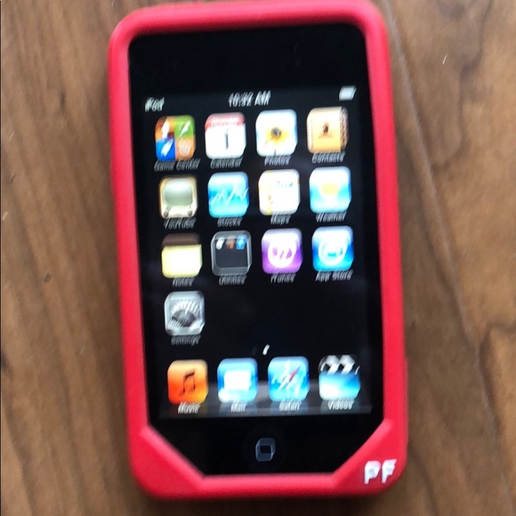 Apple | Other | Apple Ipod Touch 2nd Generation W Case And Charger ...